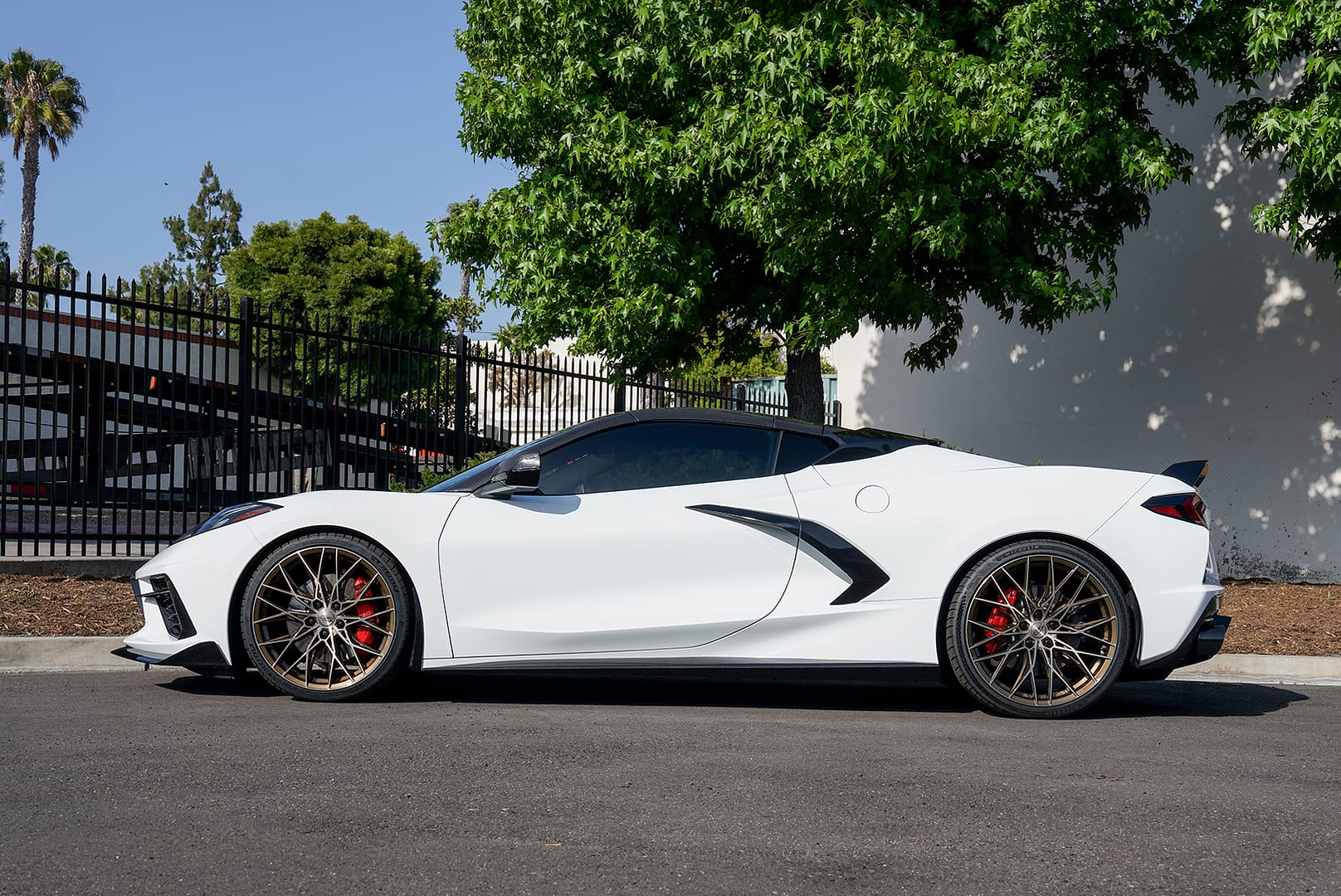 2023 Corvette C8 Z51 Arctic White - High-Quality Corvette Wheels | E5 ...