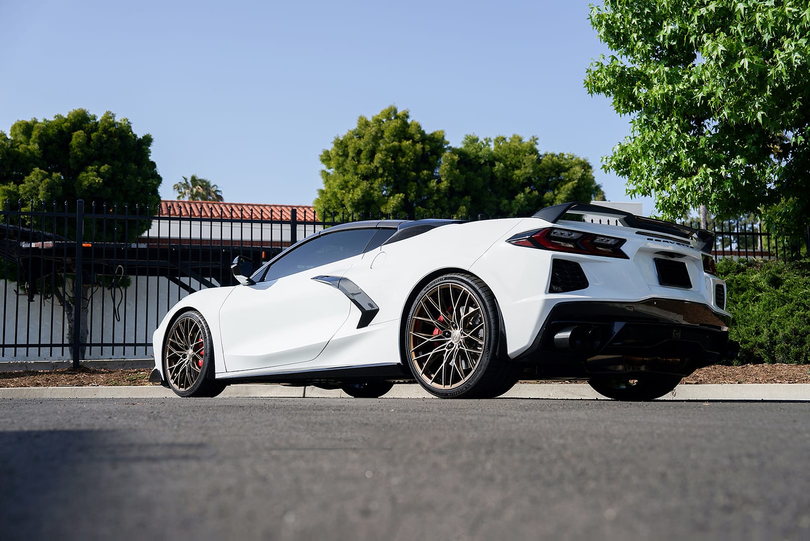 2023 Corvette C8 Z51 Arctic White - High-Quality Corvette Wheels | E5 ...