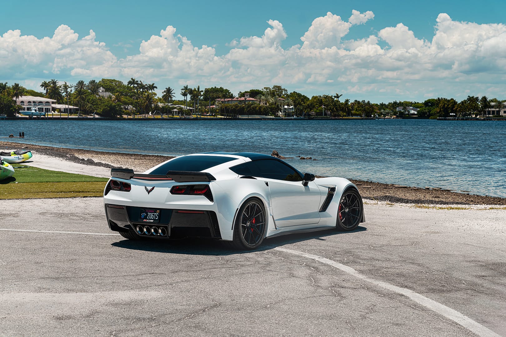 2016 CORVETTE C7 Z06 WHITE - High-Quality Corvette Wheels | E5 Wheels
