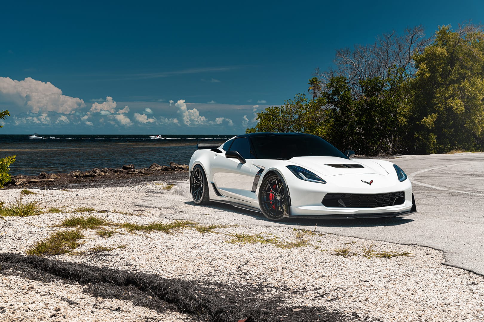 2016 CORVETTE C7 Z06 WHITE - High-Quality Corvette Wheels | E5 Wheels