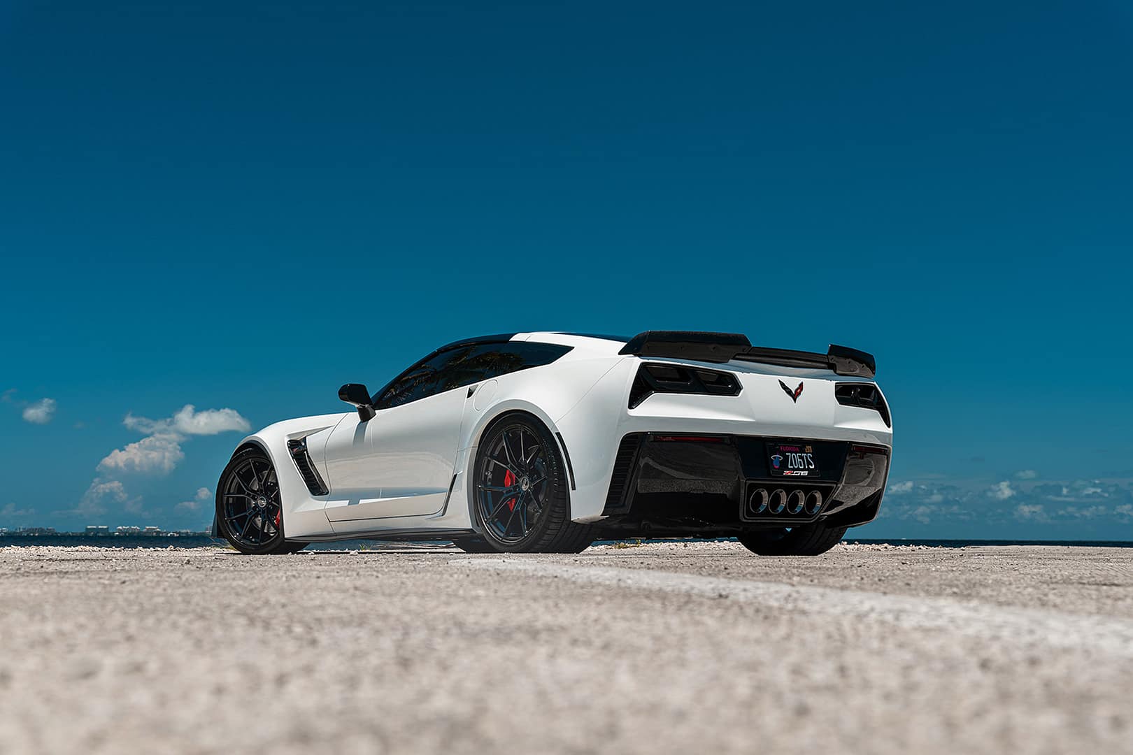2016 CORVETTE C7 Z06 WHITE - High-Quality Corvette Wheels | E5 Wheels