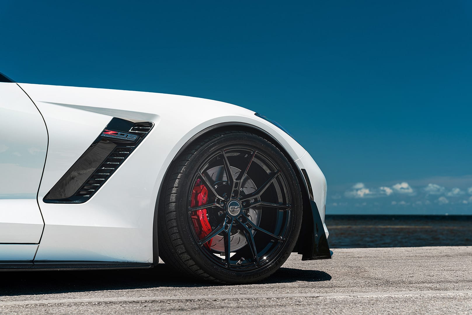 2016 CORVETTE C7 Z06 WHITE - High-Quality Corvette Wheels | E5 Wheels