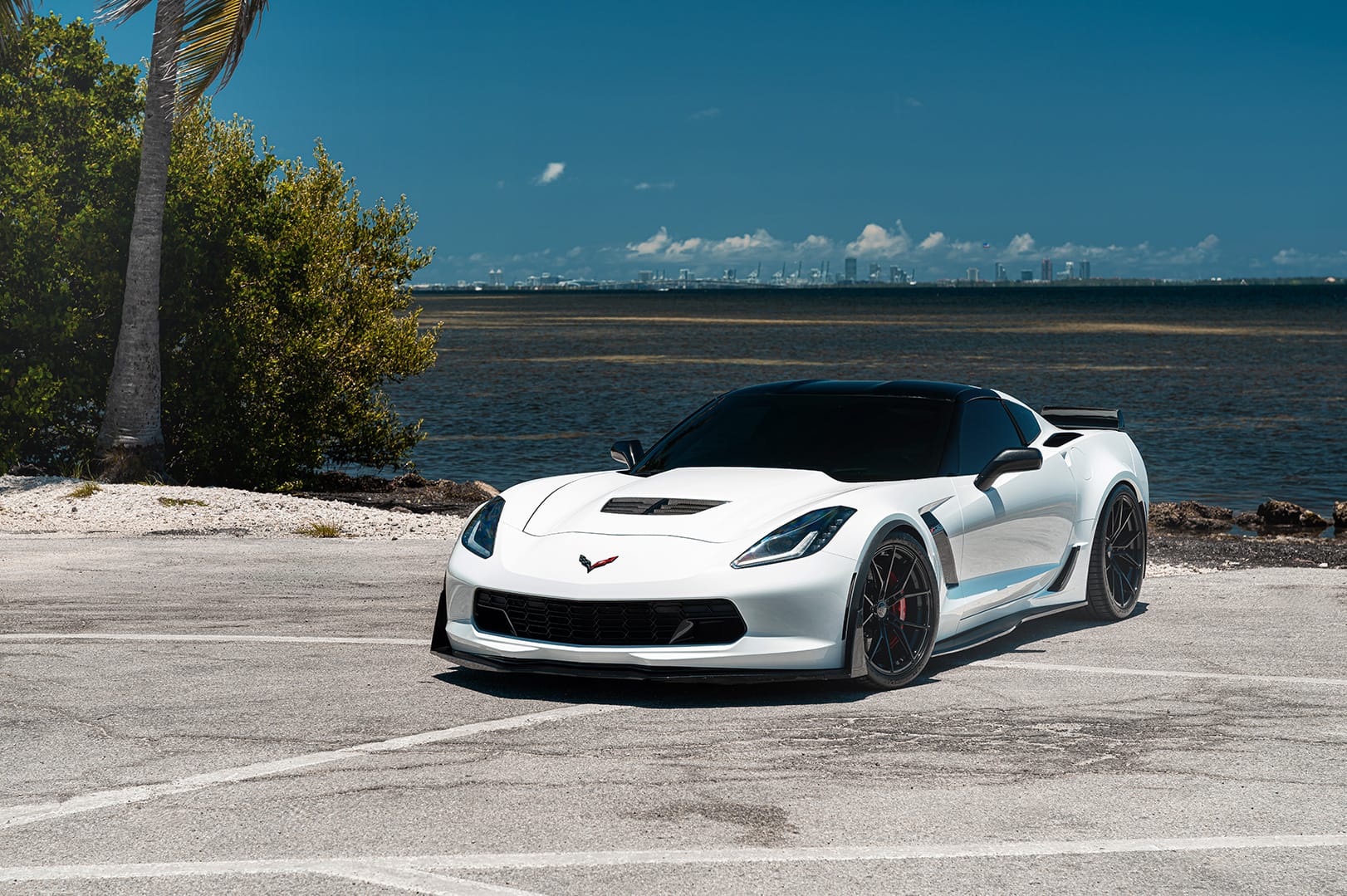 2016 CORVETTE C7 Z06 WHITE - High-Quality Corvette Wheels | E5 Wheels