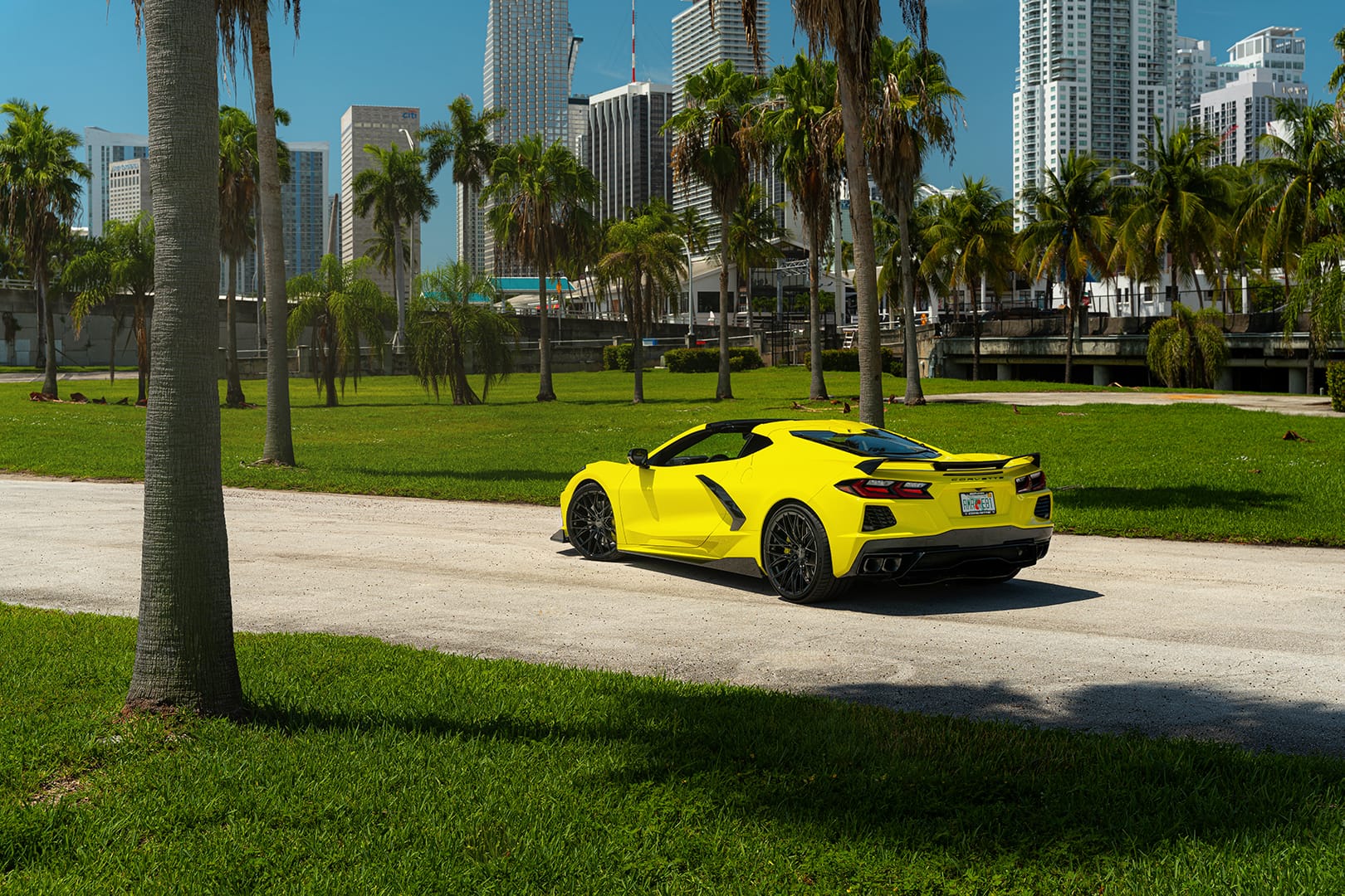 2024 C8 Stingray Yellow on Sebring Gloss Black | E5 Gallery