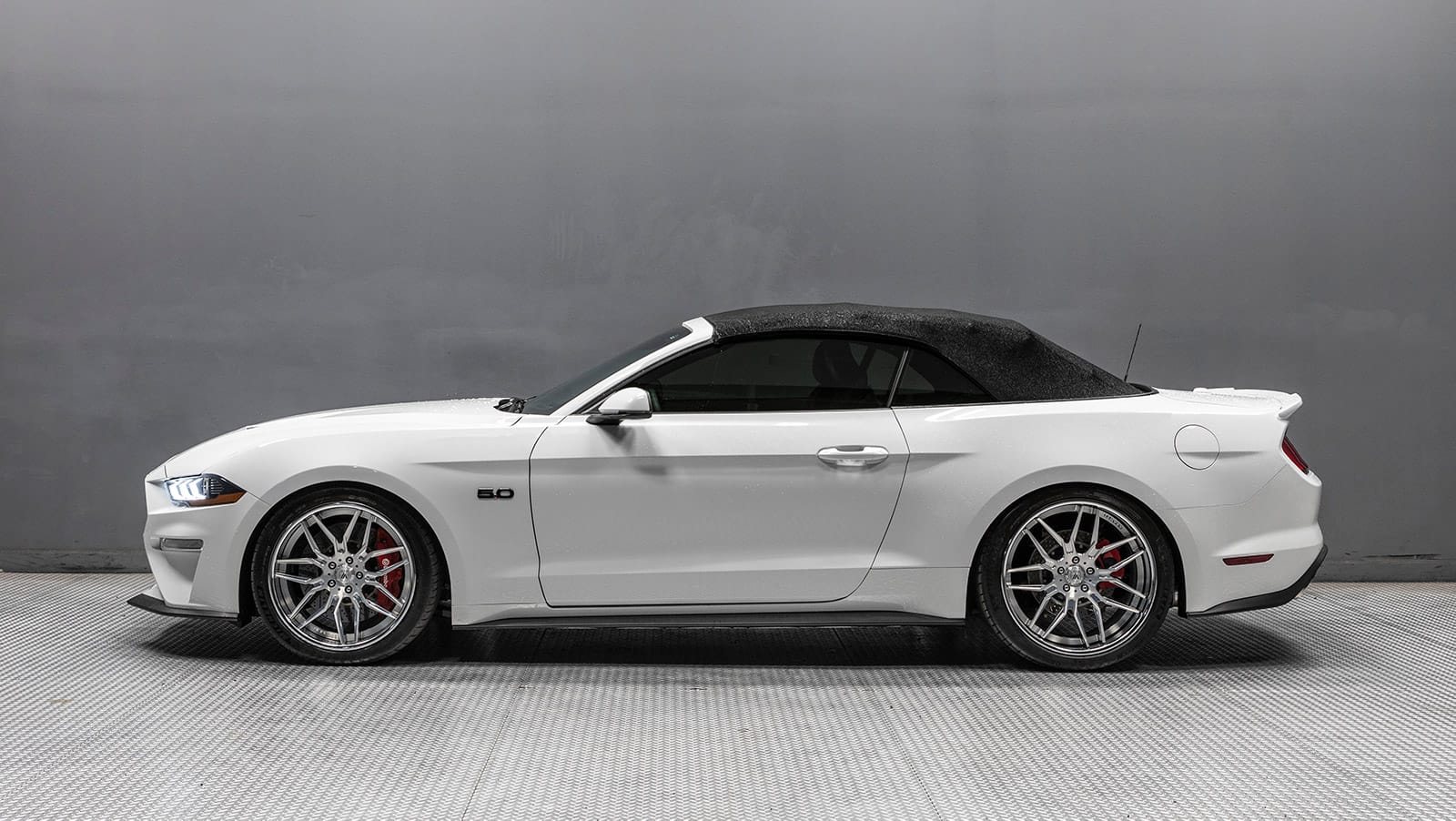 FORD MUSTANG - Ken Grody Customs